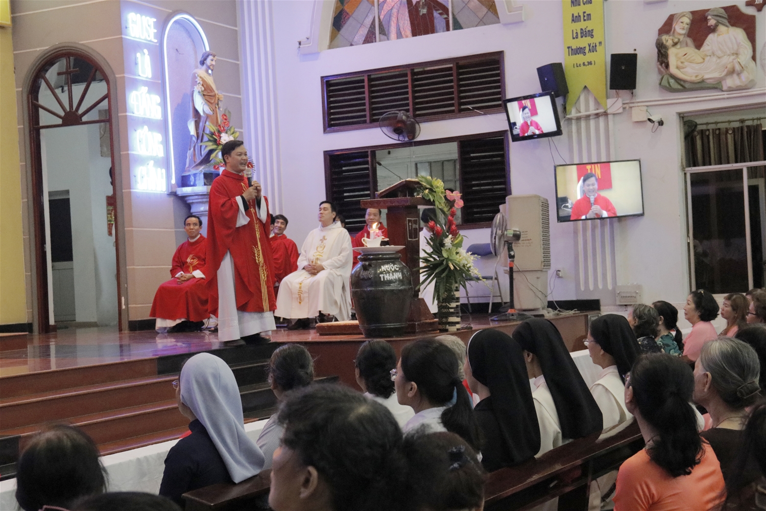 Thánh lễ nhậm chức Tân Chánh xứ Thánh Linh ngày 20-10-2020