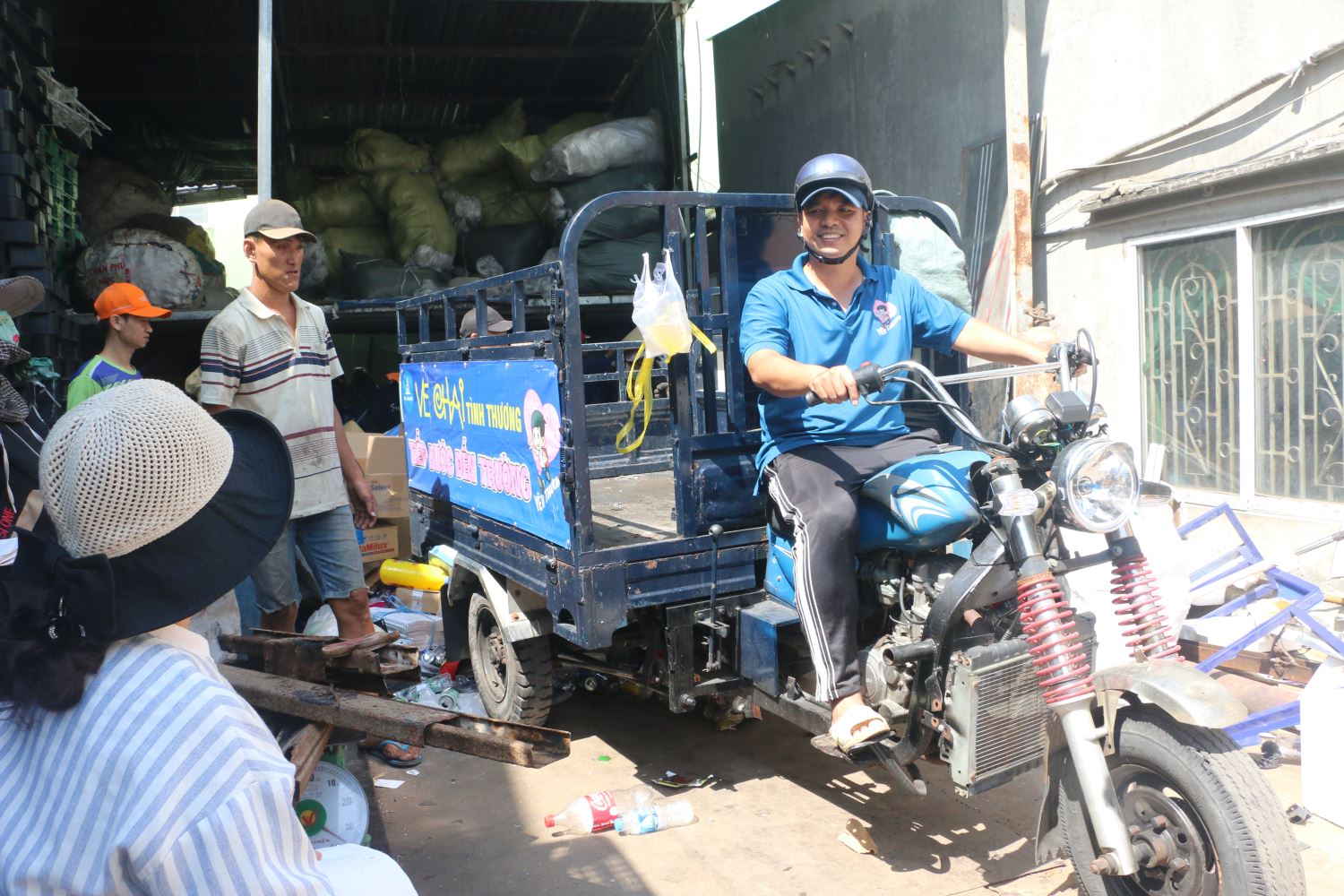 Giáo xứ Tam Hải: Ve chai tình thương