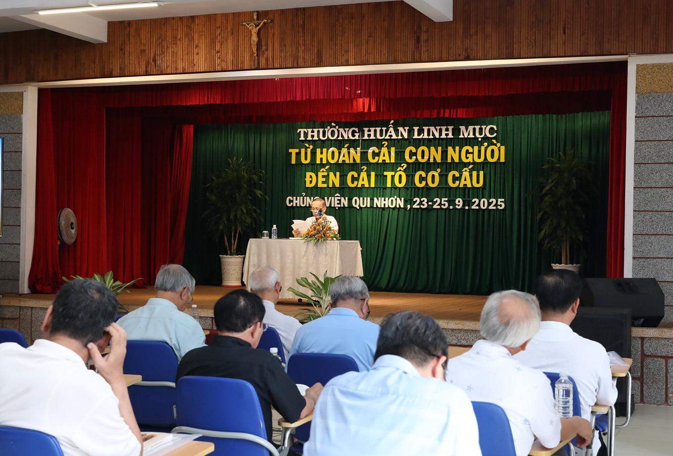 Cha sở và giáo xứ, góc nhìn qua huấn thị của Thánh bộ Giáo sĩ