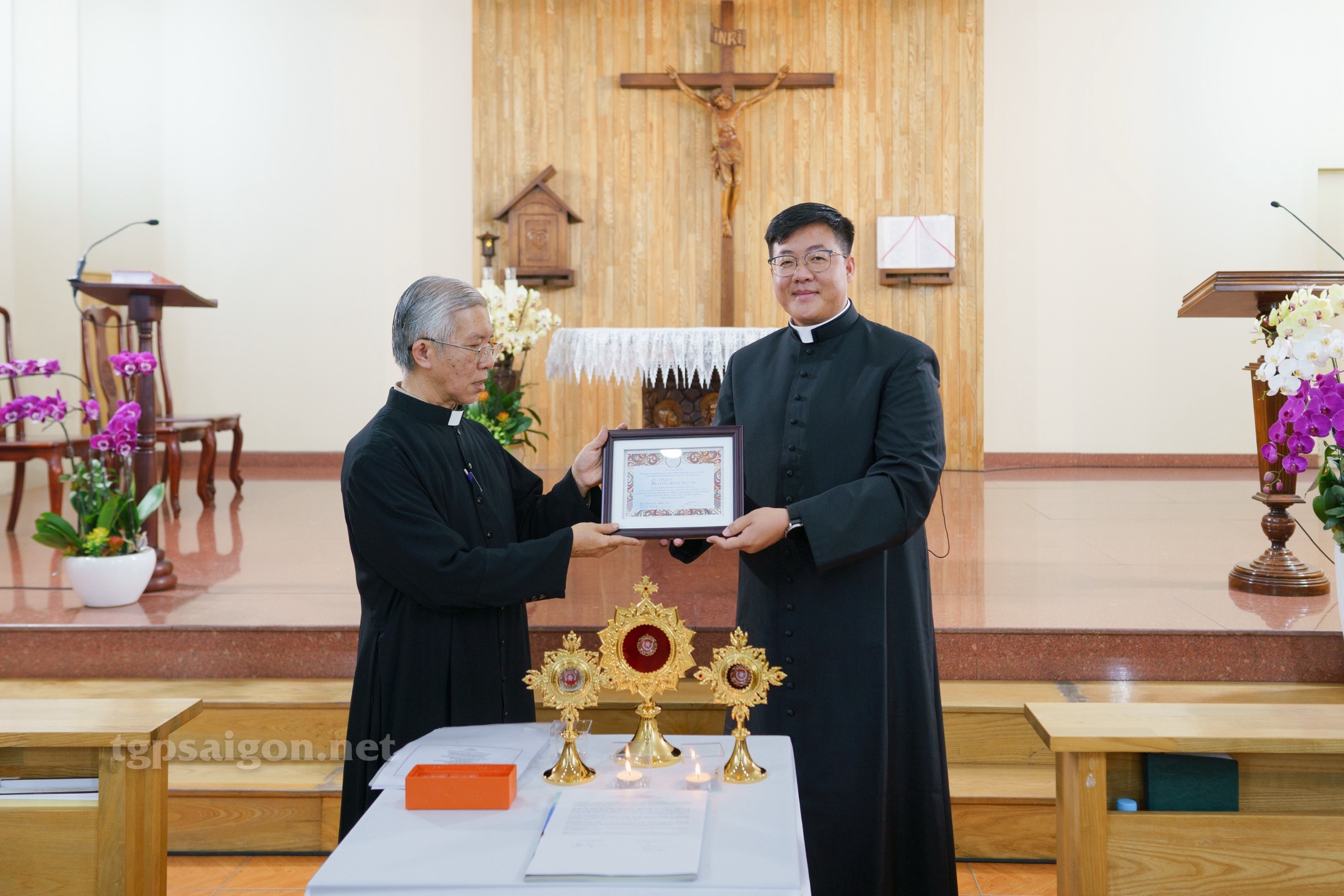 Tổng Giáo phận Sài Gòn long trọng đón nhận thánh tích Thánh Carlo ...